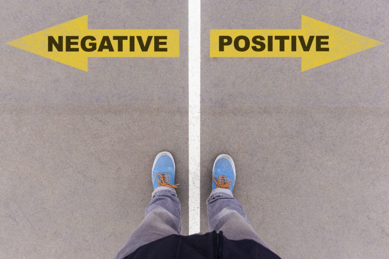 10 Ways To See The Good in Bad Situations [A Quick Optimism Lesson]