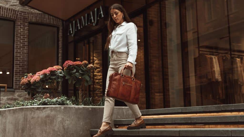 5 Functional And Best Work Bags For Women
